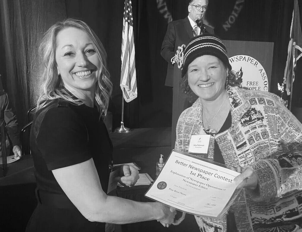 Pine Knot News wins 23 awards at newspaper convention